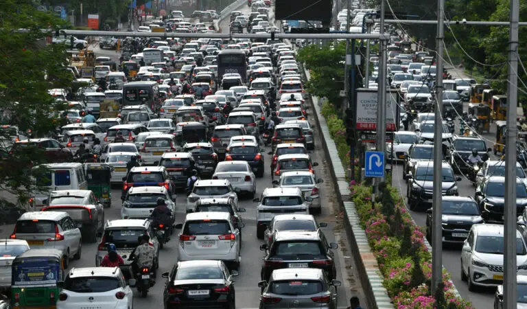 Cyberabad police switch off signals amid rain-induced traffic gridlock ...