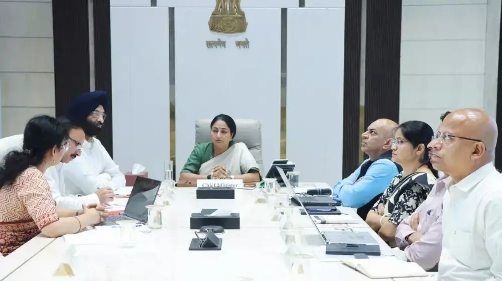 CM Gupta reviews plan to plant 70 lakh saplings | Dailyhunt