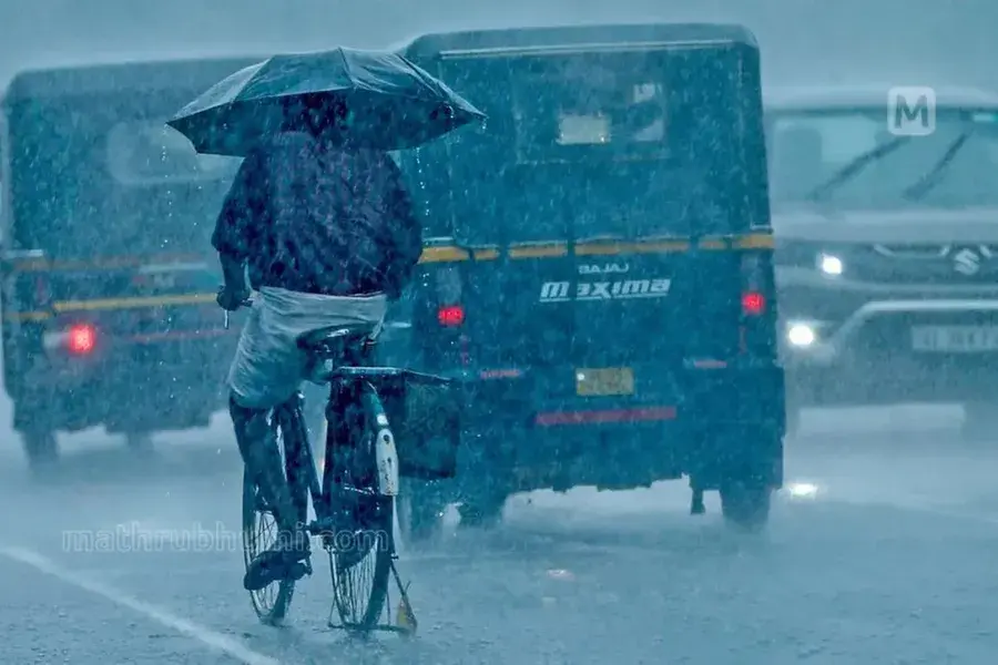 Heavy rainfall: IMD issues yellow alerts for several Kerala districts ...