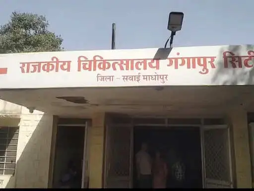 Serious Accident on Delhi-Mumbai Rail Route: Passenger Falls from Train ...