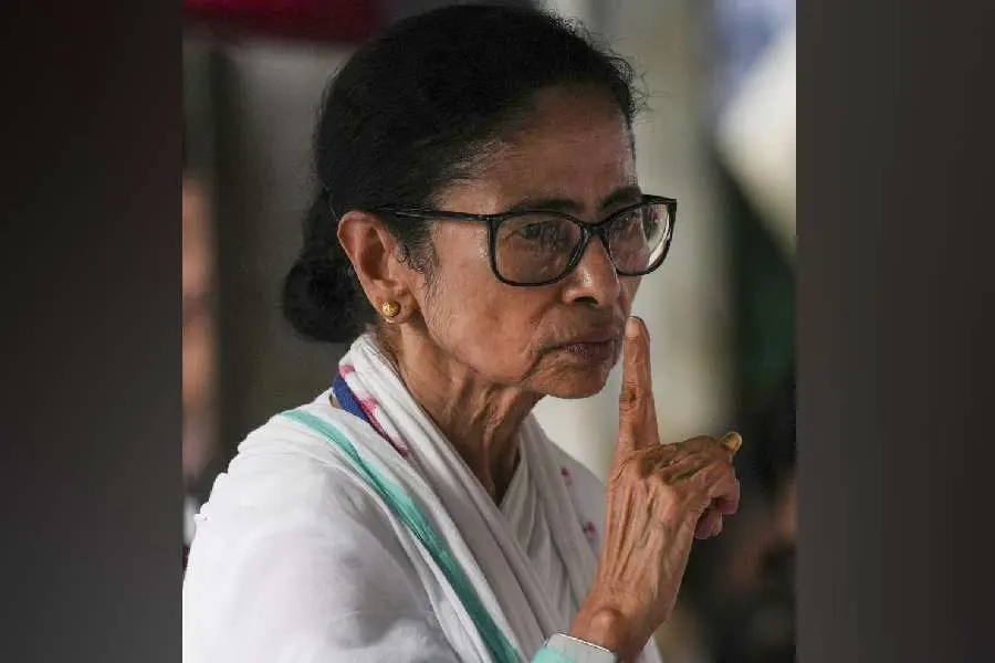 CID enters TMC Kalighat office near Mamata Banerjee's residence after ...