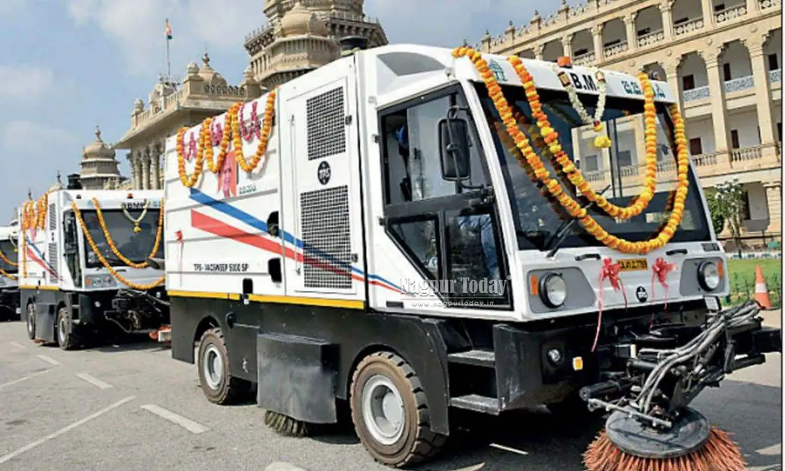 NMC squanders Rs 3.28 crore renting a single road sweeper: RTI | Dailyhunt