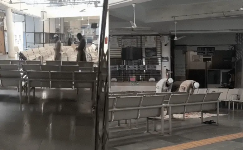 VIDEO: OPD પાસે નમાઝ પઢવાનો વીડિયો વાયરલ થતાં SSG હોસ્પિટલ એક્શનમાં ...