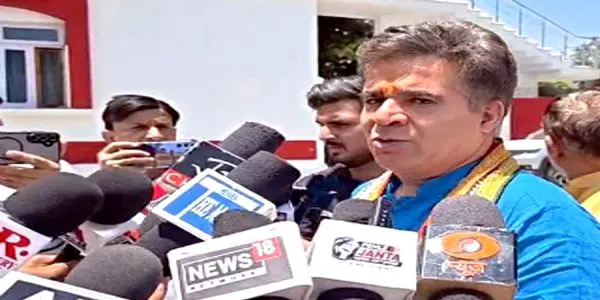 Ravinder Raina pays rich tribute to Lieutenant Vireshwar Goswami ...