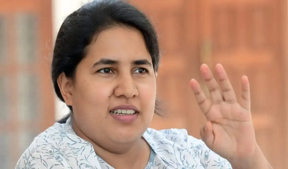ED Summons Veena T, Daughter of Former Kerala CM Pinarayi Vijayan, for ...