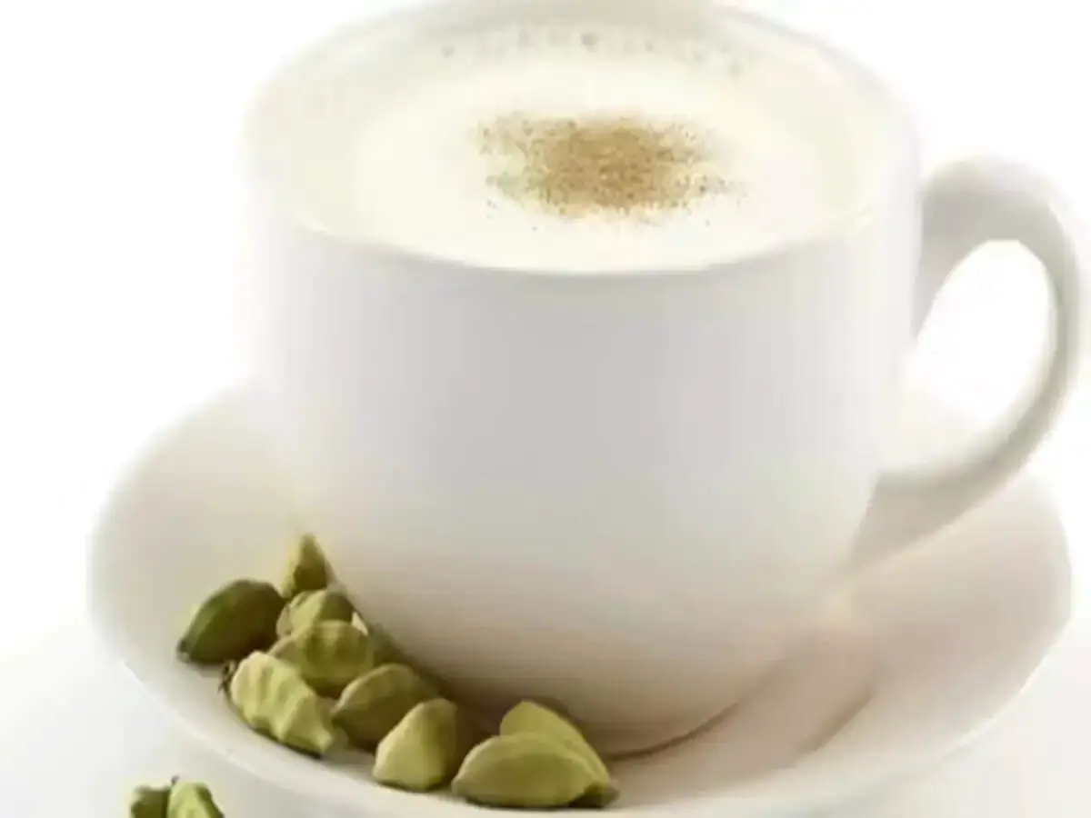 Discover the Health Benefits of Cardamom Milk | Dailyhunt
