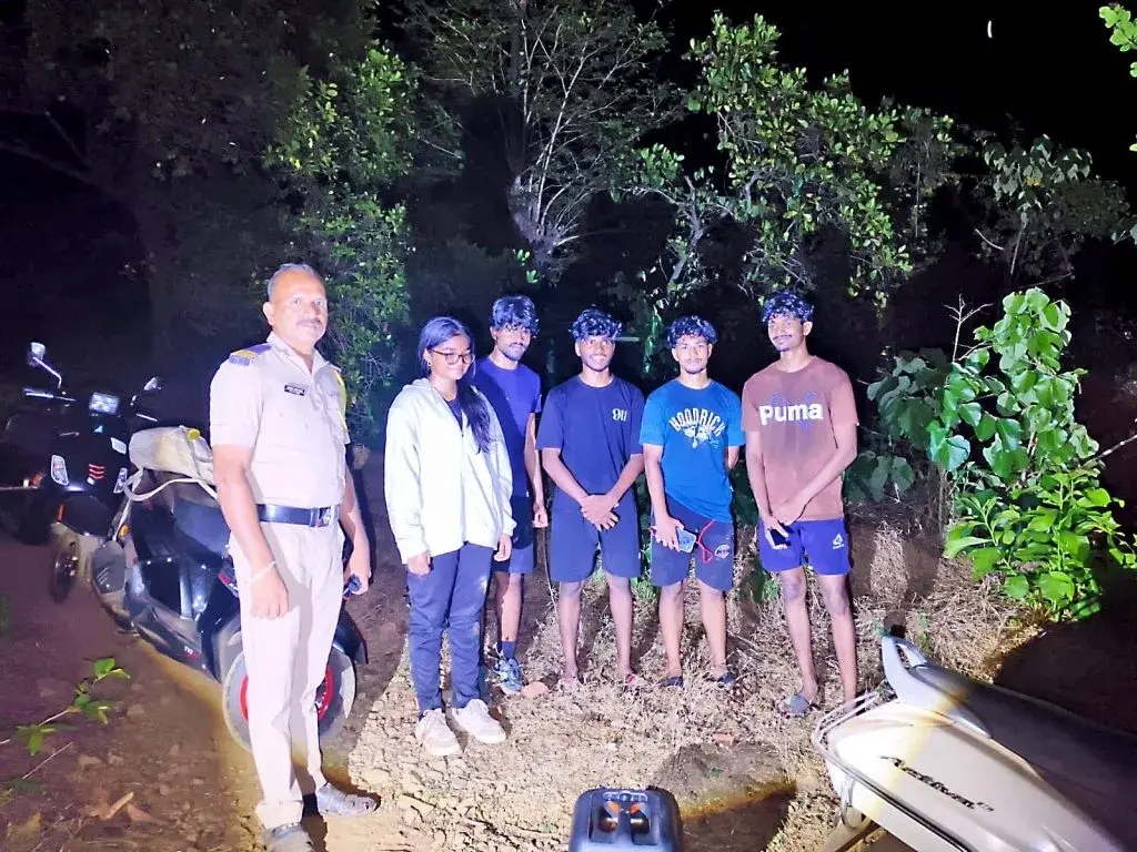 परतीचा मार्ग विसरले, जंगलात फसले | Dailyhunt