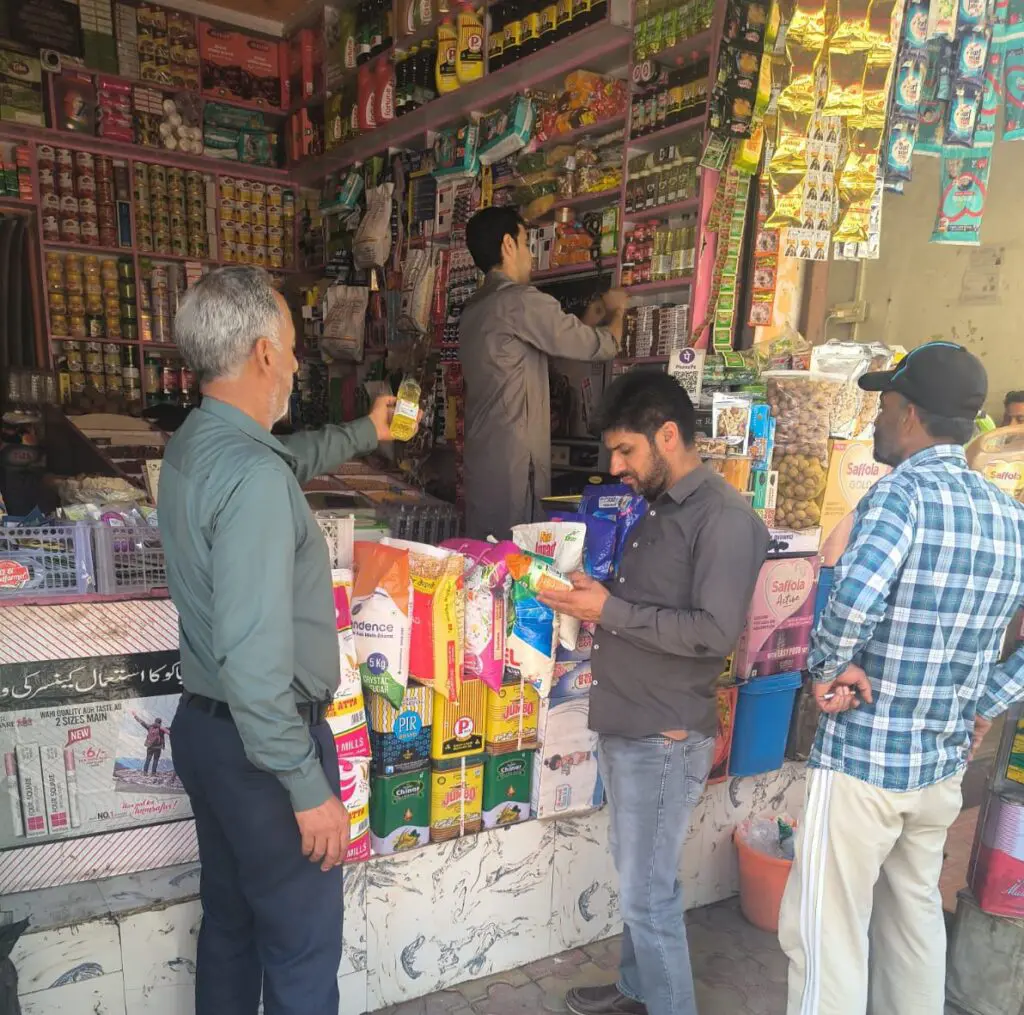 Food Safety team conducts market inspection in Shopian; Fine imposed on ...