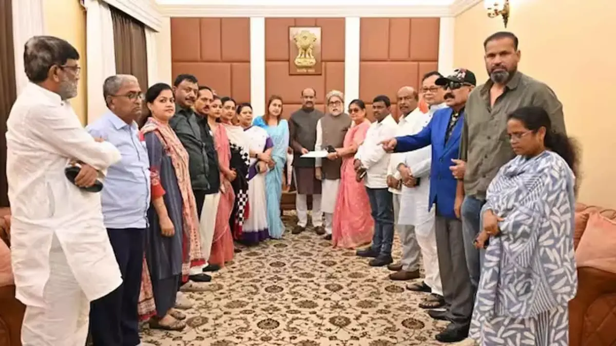 TMC Rebellion: Dissident MPs Merge With NCPI To Support NDA | Dailyhunt