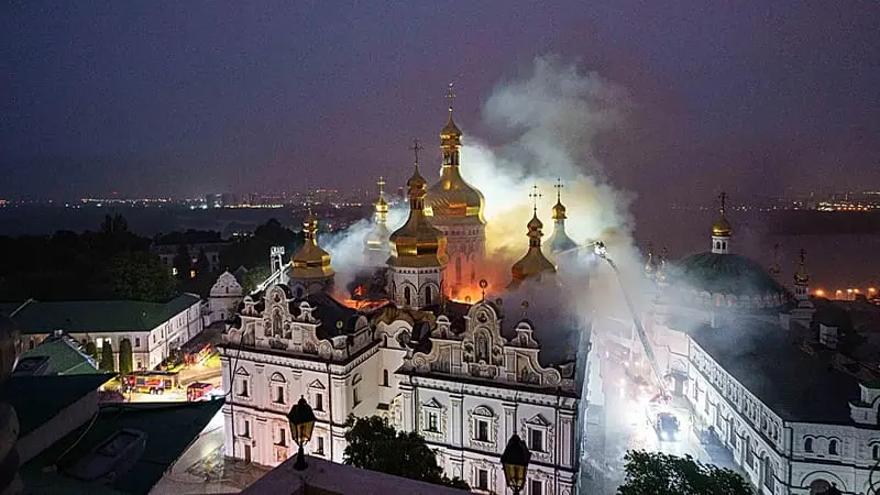 Russian strikes on Ukraine kill at least 11 and leave historic Kyiv ...