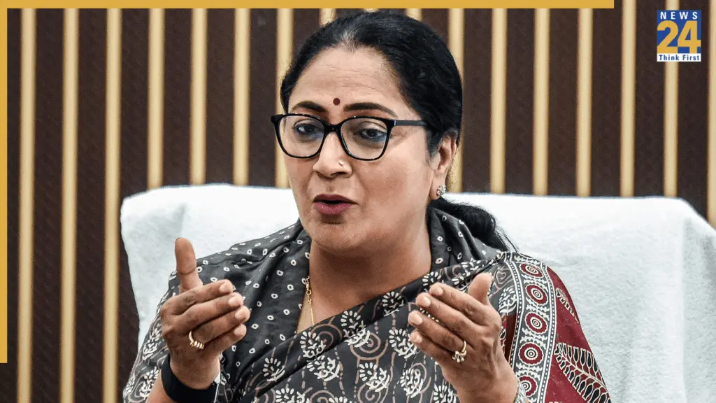 Delhi CM Rekha Gupta highlights India's infrastructure, aviation and ...
