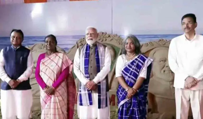 Murmu, Modi offer prayers at tribal sacred sites in Odisha's Pahadpur ...