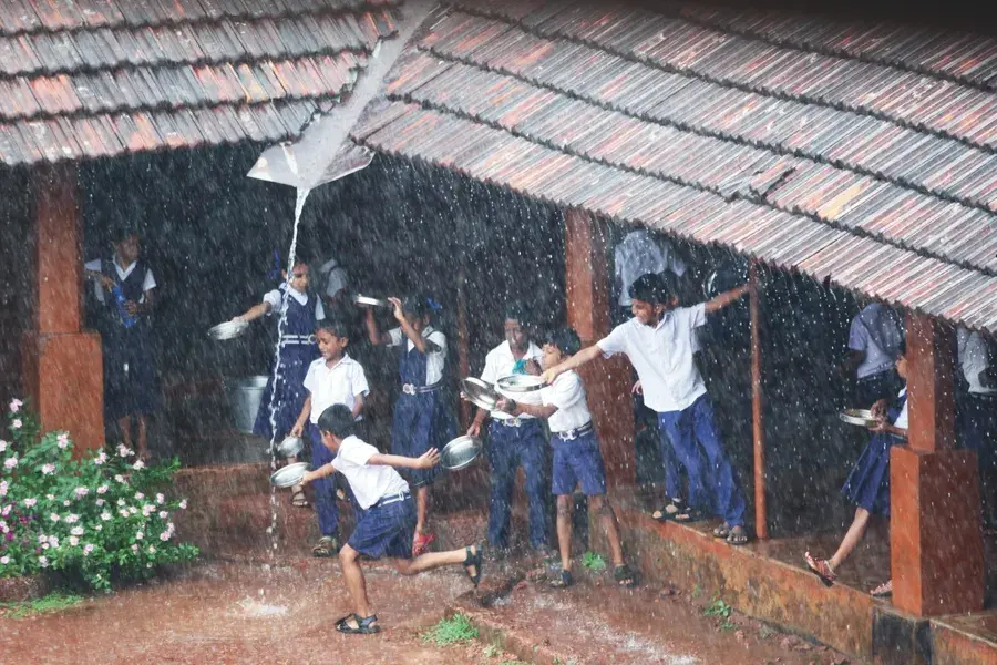 Kerala issues urgent rain precaution: Students in 3 districts get a ...