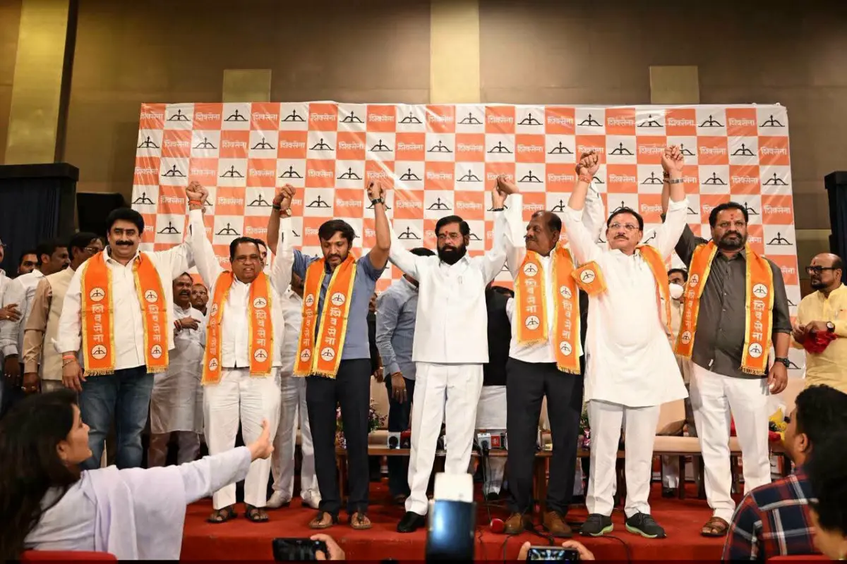 Six MPs from Uddhav Thackeray Faction Join Eknath Shinde-Led Shiv Sena ...