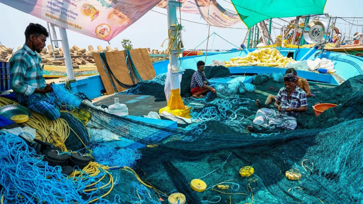 Trawling Ban in Kerala: സംസ്ഥാനത്ത് ട്രോളിങ് നിരോധനം ചൊവ്വാഴ്ച അര് ...