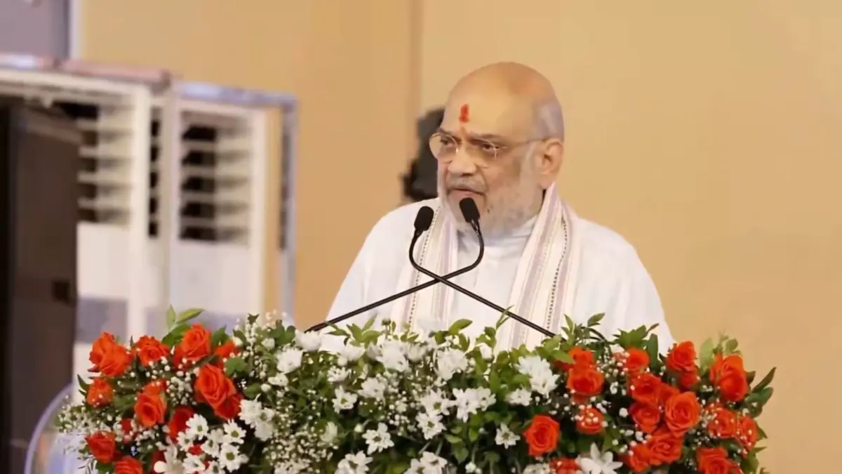 India no dharmshala, only those born here will stay: Amit Shah | Dailyhunt