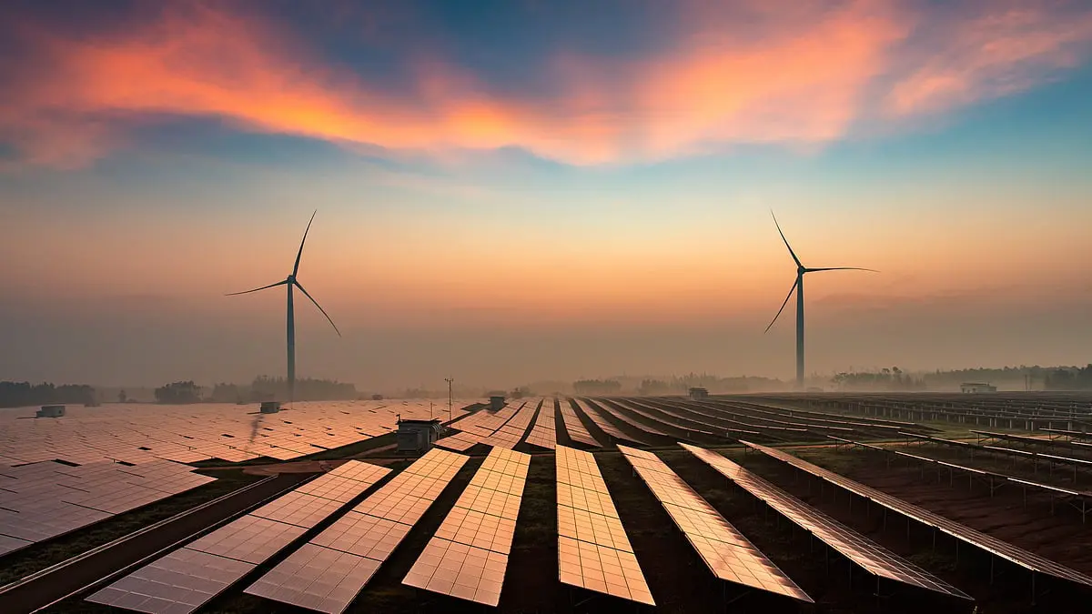 Solar surge pushes gas power to the margins globally: Report | Dailyhunt