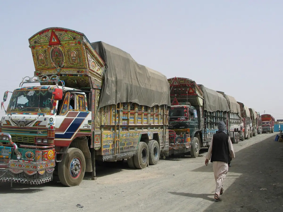 Pakistan: Karachi transport shutdown exposes growing friction over E ...