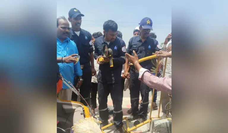 HYDRAA team rescues auto driver after iron rod pierces leg in Hyderabad ...