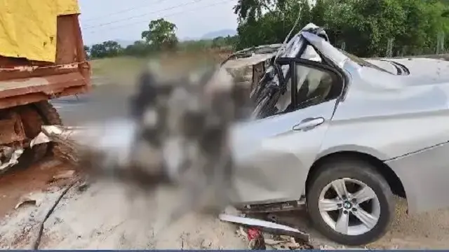 Two killed as BMW car collides with Hyva in Kalahandi | Dailyhunt