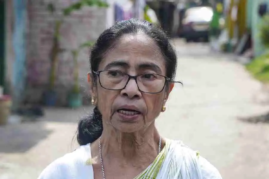 Mamata Banerjee-led TMC moves Calcutta HC against Ritabrata's ...