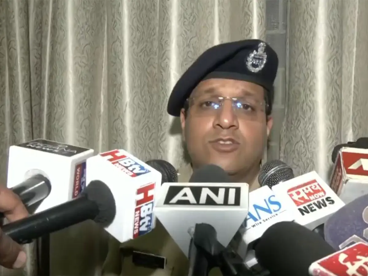 FIR filed for attempt to murder after Indore clash between two groups ...