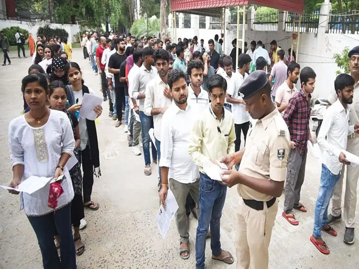 UP Police Constable Exam 2026: UP Police Constable exam begins today ...