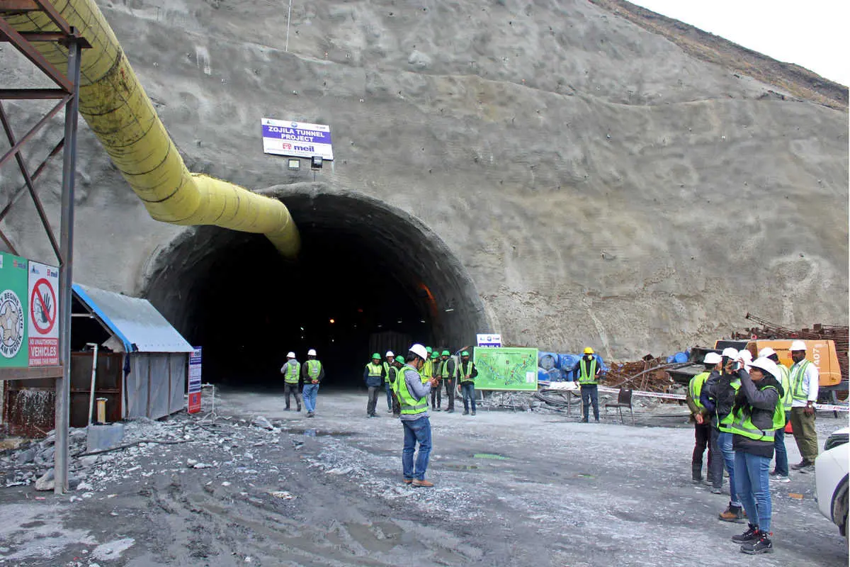 Zojila tunnel: Blast breaks through last 2.5 metre | Dailyhunt