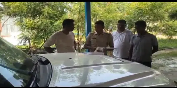 ফেরার তৃণমূল নেতা কৃষ্ণ দাসের বাড়িতে পুলিশের তল্লাশি, উদ্ধার অস্ত্র ও ...