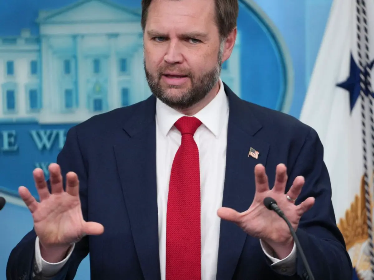 JD Vance Targets Pakistan Over Press Freedom | Dailyhunt