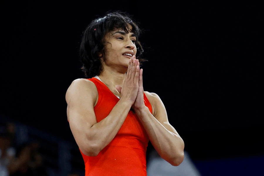 WFI moves Supreme Court against Delhi HC order allowing Vinesh Phogat ...