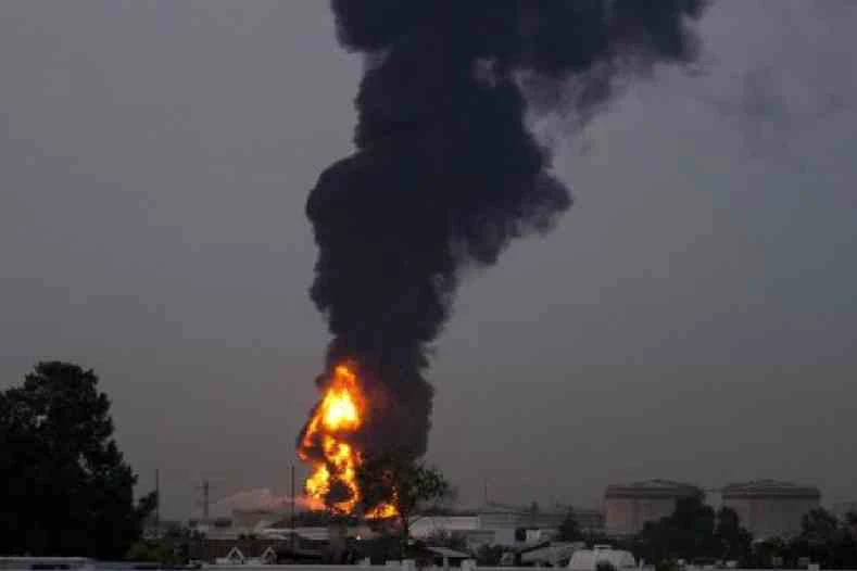 US strikes Iranian military facility on Qeshm Island after missile ...