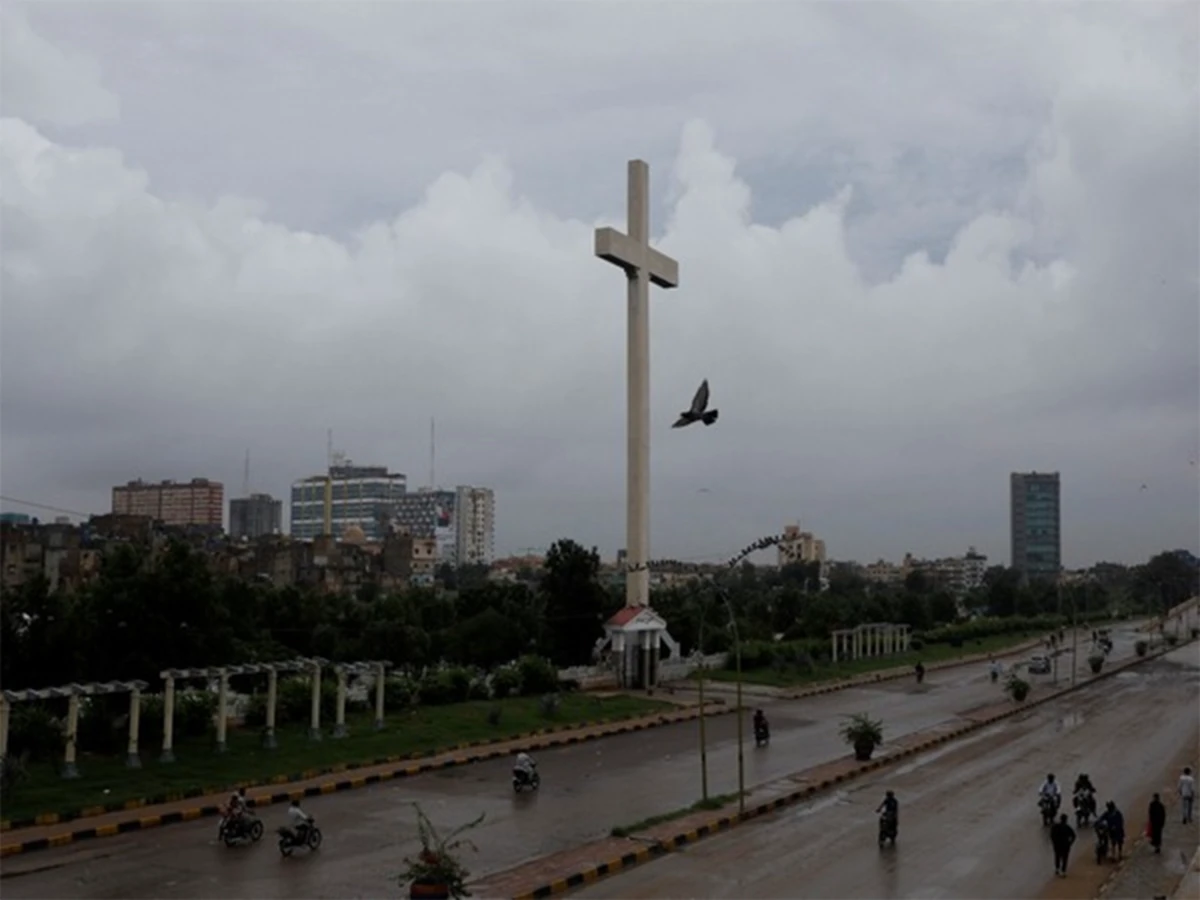 Inflation turns Eid grave visits into costly burden in Rawalpindi ...