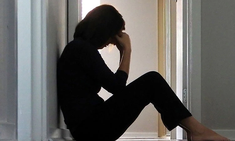 18-year-old girl dies by suicide after jumping from 10th floor in ...