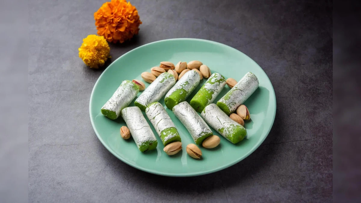 How to Make Pistachio Rolls at Home for Festive Joy | Dailyhunt