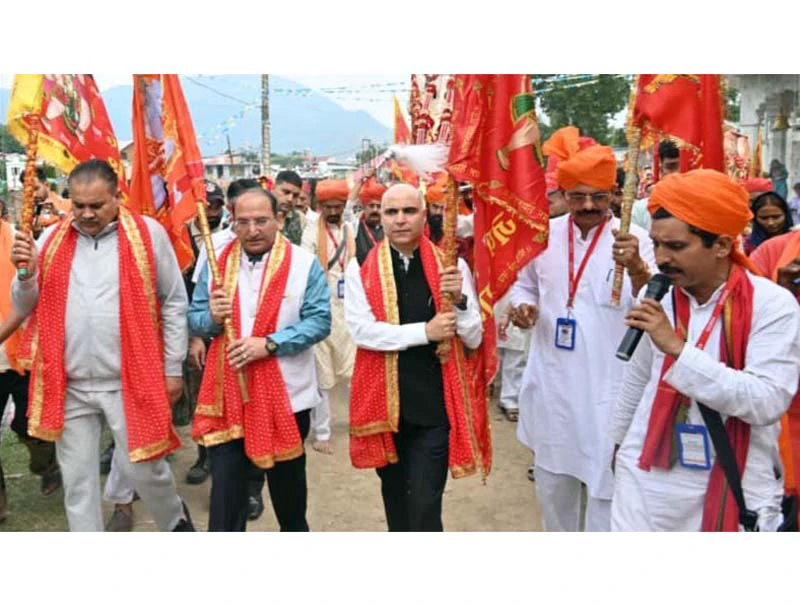 DC Kishtwar flags off Holy Mace of Shri Mindhal Mata Yatra | Dailyhunt