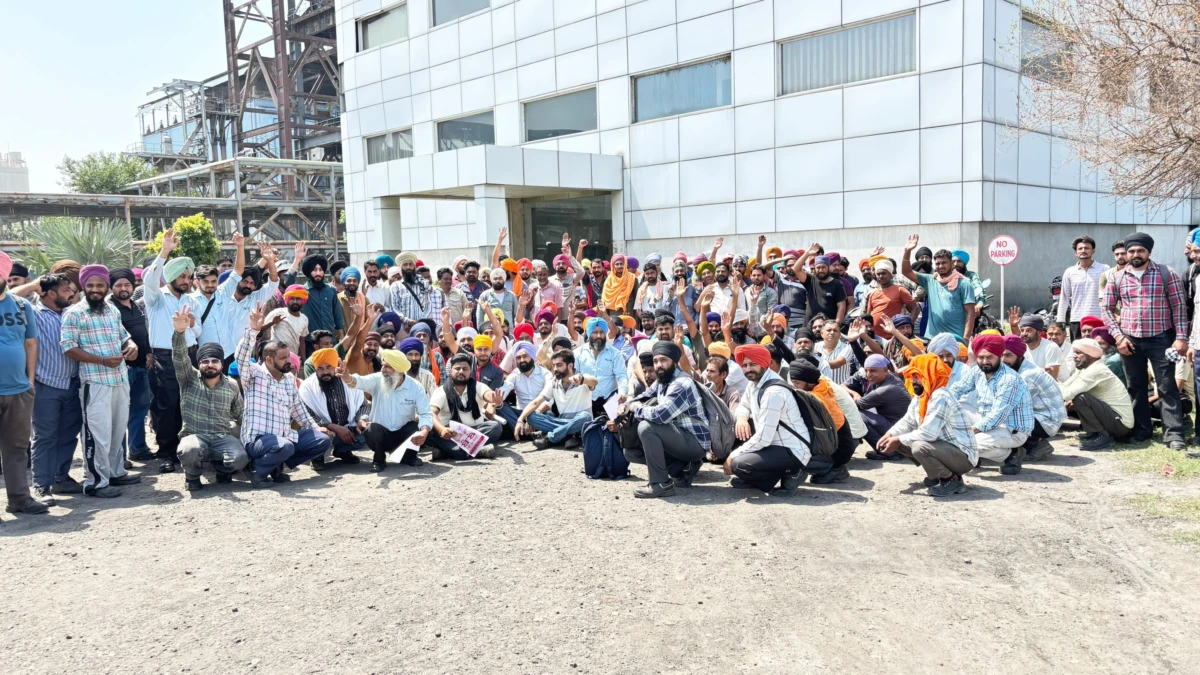 Outsourced workers protest at Guru Amardas thermal plant in Tarn Taran ...
