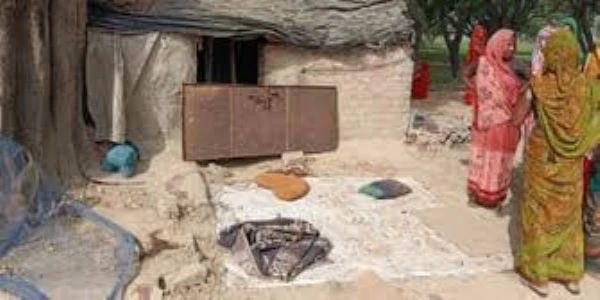 Dumper mows down 4 of family sleeping outside their house in UP | Dailyhunt