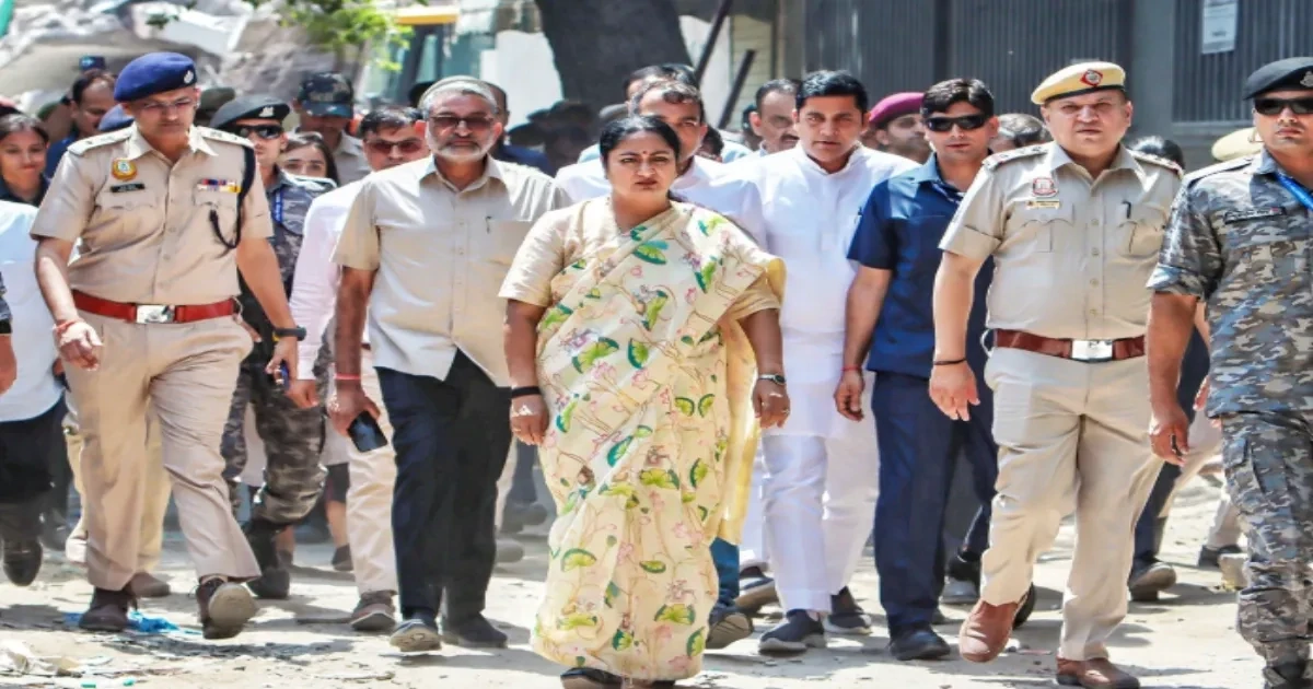 Delhi CM Rekha Gupta Asks MCD Commissioner for Full Audit After ...