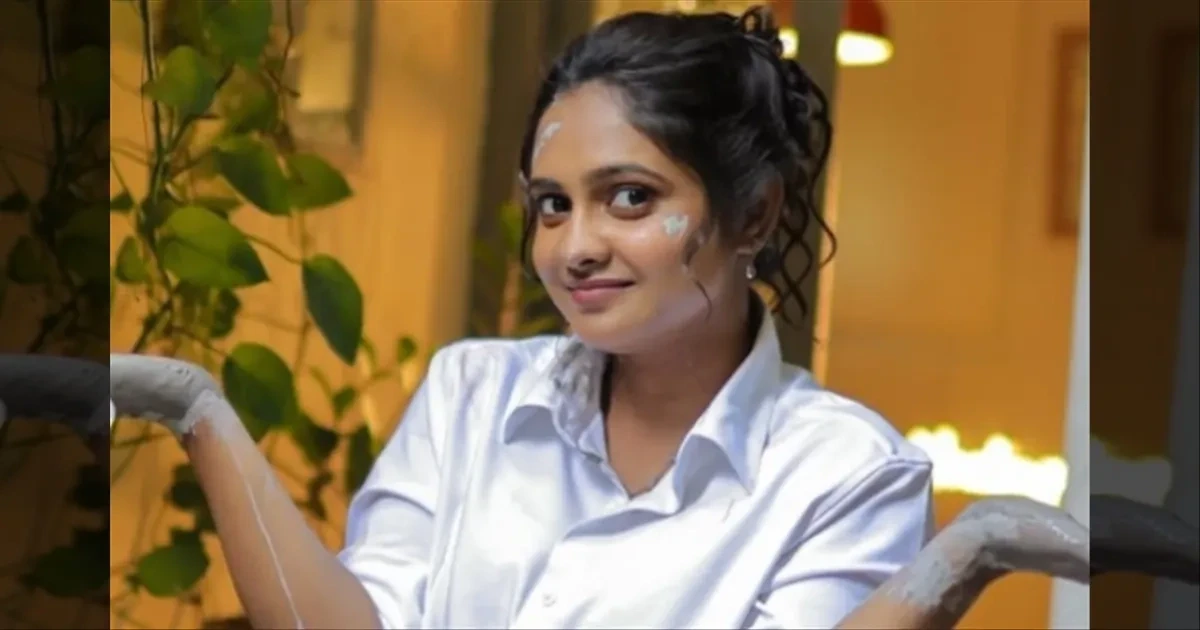 மாடர்ன் உடையில் சின்ன மருமகள் சீரியல் நாயகி..!! ஸ்வேதா வெளியிட்ட ...