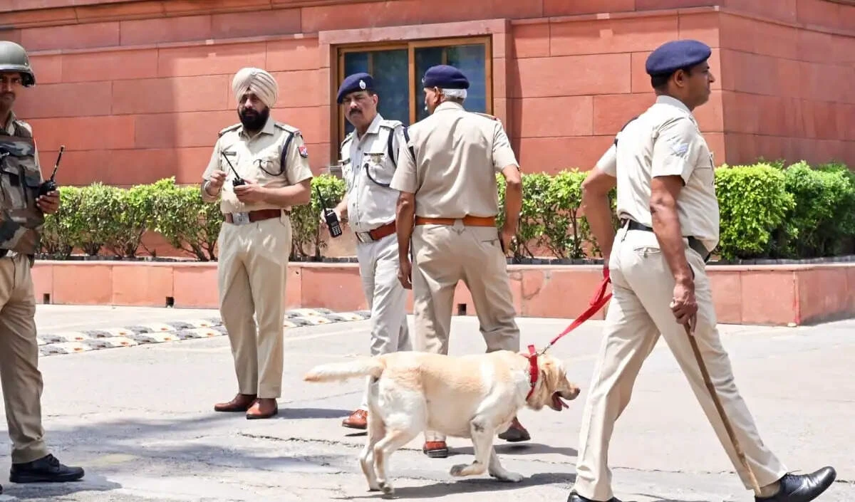 Delhi Police Arrest Nine in Major Anti-Terror Operation Linked to ISI ...