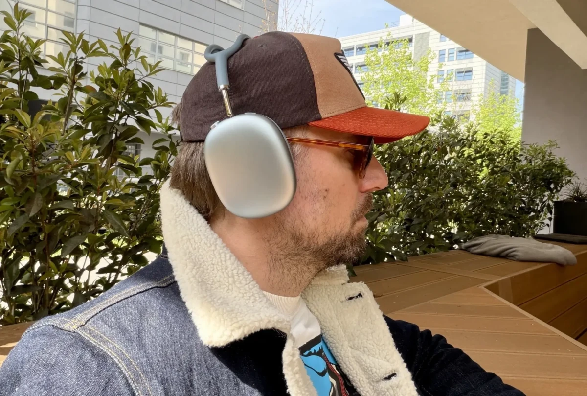 Save $40 on the stylish Apple AirPods Max 2 headphones | Dailyhunt