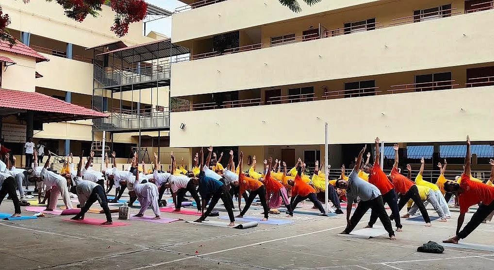 YFM plans International Day of Yoga with 2 lakh participants | Dailyhunt