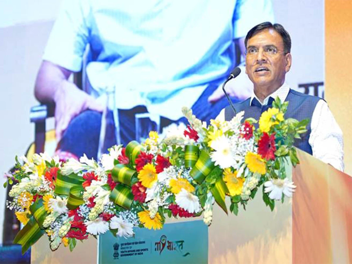 Union Minister Mandaviya, Delhi CM Rekha Gupta address MY Bharat Youth ...