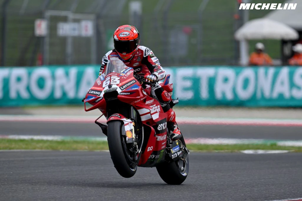 Pecco Bagnaia battles Ai Ogura in dramatic finish: how he clung to ...