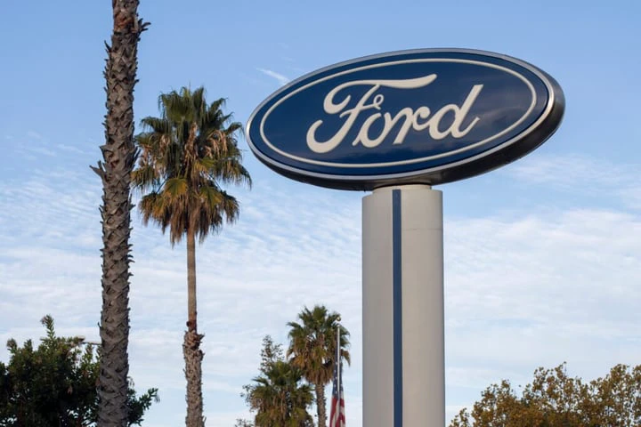 Ford Takes On Elon Musk's Tesla Energy Business With New Battery Storage Push | Dailyhunt