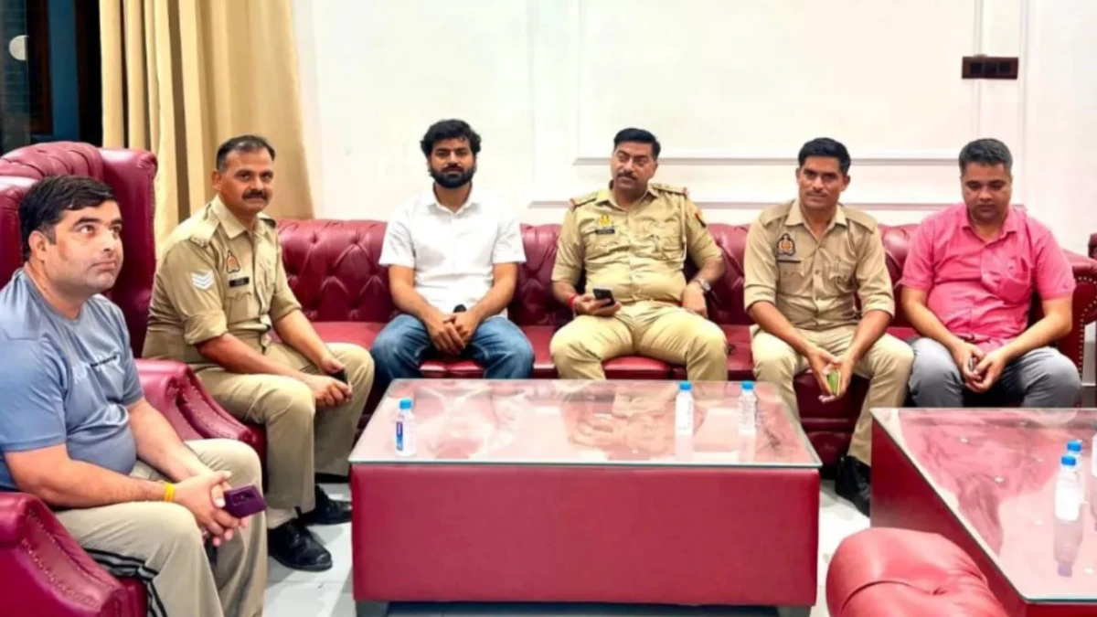 Noida police places SP leaders under house arrest ahead of Jantar ...