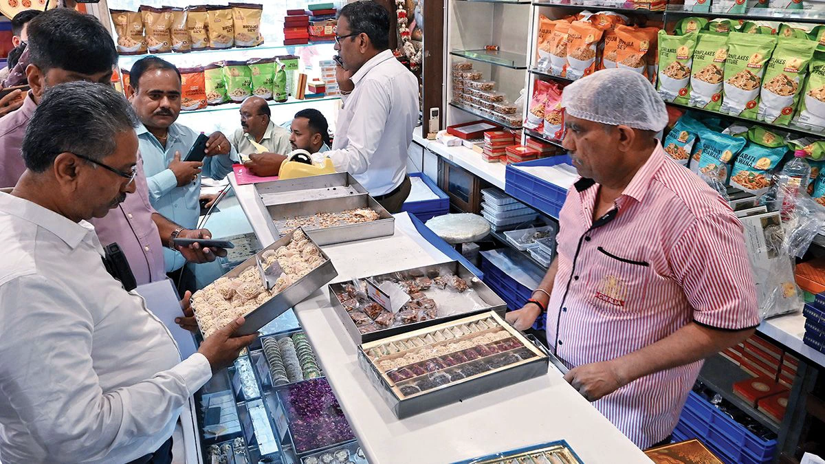 28 food samples found unsafeSamples from popular outlets, dairies and ...