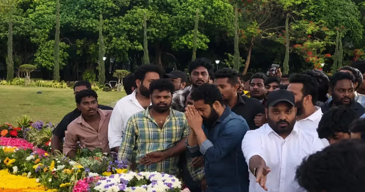 Jr NTR Honours N.T. Rama Rao On 103rd Birth Anniversary In Hyderabad ...