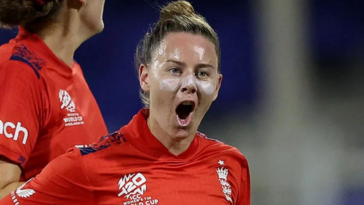 What sparked Linsey Smith's rise to world No.1 just days before the T20 ...